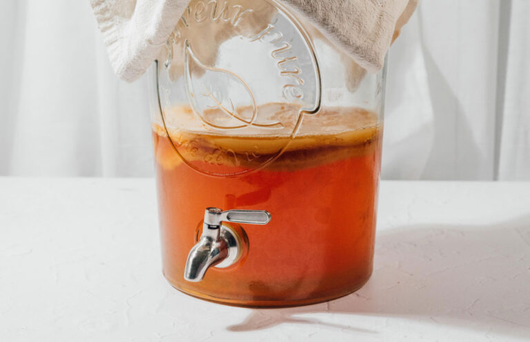 Easy Ginger Kombucha Recipe (Home Brewed) | Brew Buch